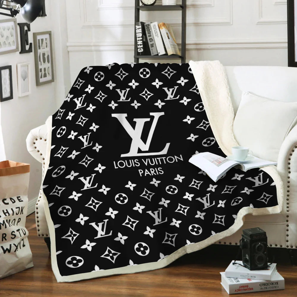 White logo Louis Vuitton blanket | ROSAMISS STORE – MY luxurious home